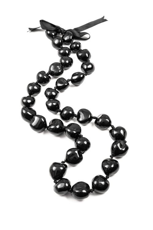 The Meaning of the Kukui Nut Lei in Hawaiian Tradition – Kamakani