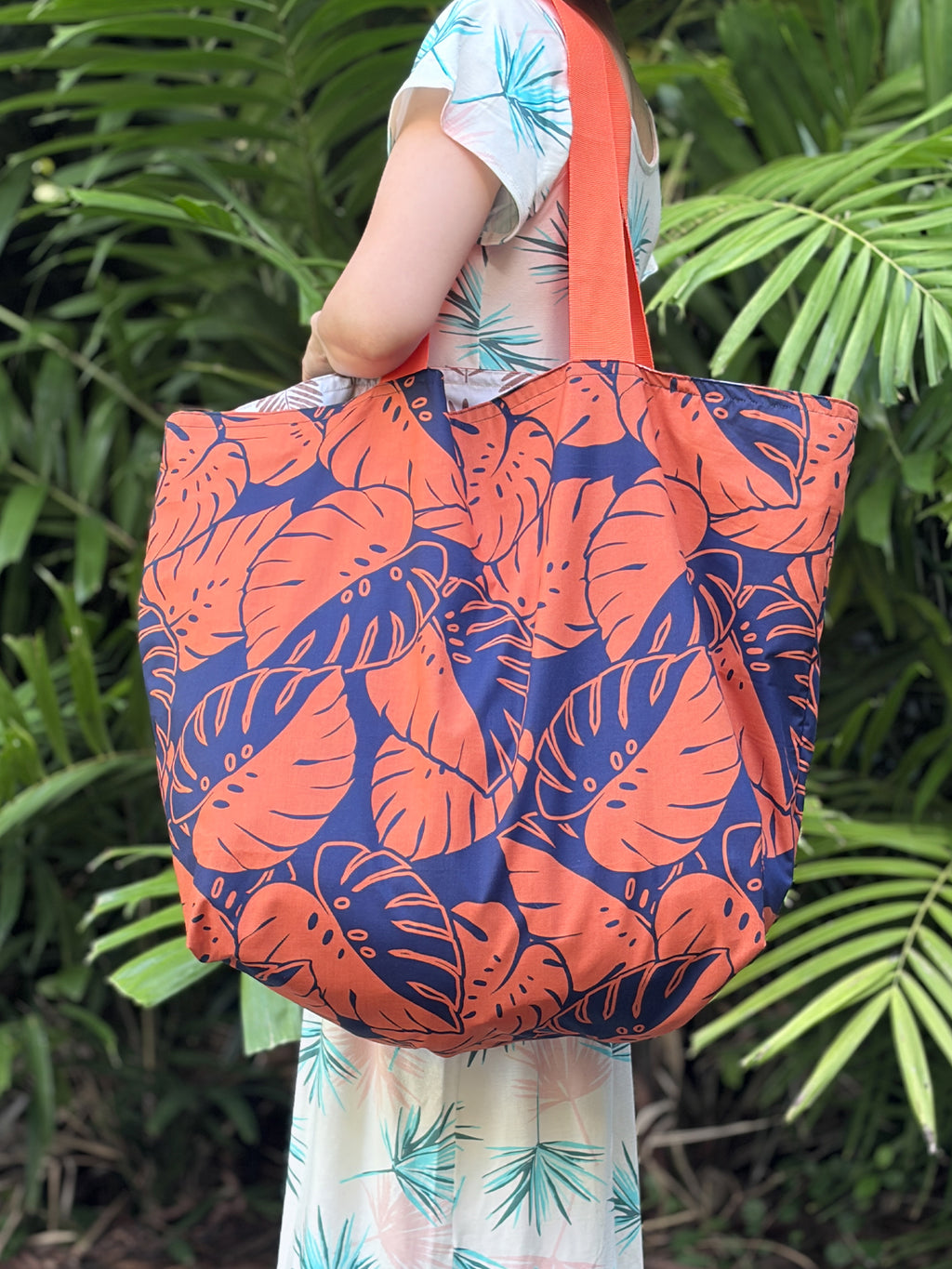 Ka Makani - XL Hawaiian Tote Bag - Monstera Floral – Kamakani